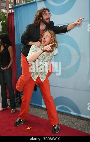 BJ and Tyler from Amazing Race arrives on the red carpet during the CBS ...