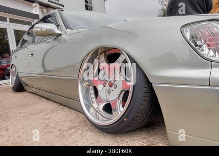 LEXUS LS400 V8 2000 customised and lowered with hydrolastic suspension ...
