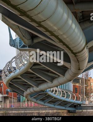 S-shaped Valentine Bridge, Temple Meads, Bristol, England, UK Stock ...