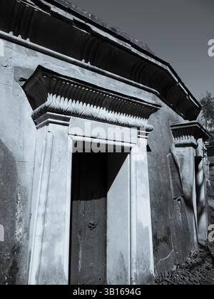 Tomb, Highgate Cemetery, Highgate, Camden, London, England, UK, GB ...