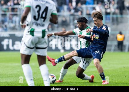 Simon Symalla (MSV Duisburg, 23) on crutches in front of the curve ...