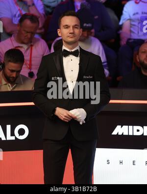 Snooker referee Marcel Eckardt during day nine of the 2018 Betfred ...