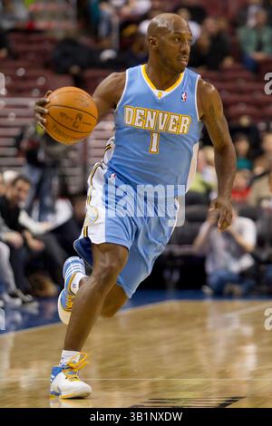 Denver Nuggets point guard Chauncey Billups (1) drives past Washington ...