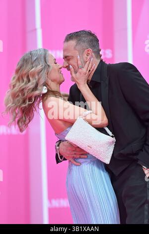 CANNES, Jeffrey Dean Morgan, Hilarie Burton and their children Augustus ...