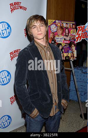 Sept. 17, 2004 - New York, New York, U.S. - K39539ML.JESSE MCCARTNEY CD ...