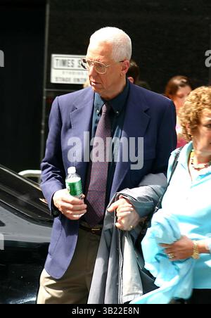 GOOD MORNING AMERICA, David Hartman, 1975-, ©ABC/courtesy Everett ...