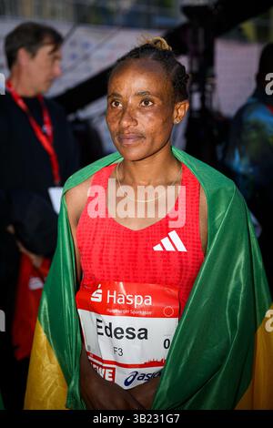 27 April 2025, Hamburg: Athletics: Haspa Marathon Hamburg. The ...