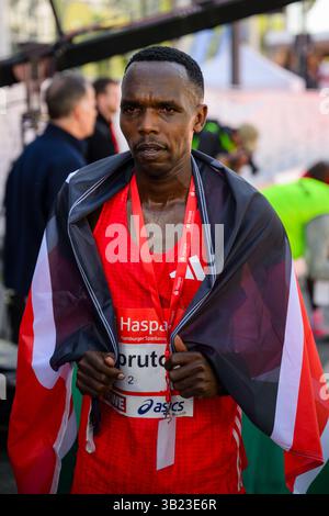 Hamburg, Germany. 27th Apr, 2025. Athletics: Haspa Marathon Hamburg ...