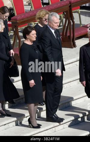 Gitanas Nauseda mit Ehefrau Diana Nausediene bei der Amtseinführung von ...