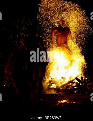 Oct 13, 2009 - Sorte, Yaracuy, Venezuela - Spiritual fire dance ...