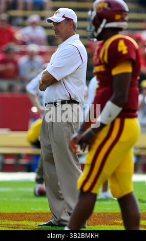 Iowa State head coach Paul Rhoads congratulates his players after ...
