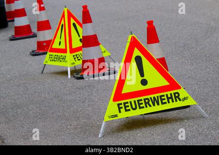 Achtung. Einsatz der Feuerwehr. Siegsdorf Bayern Deutschland ...