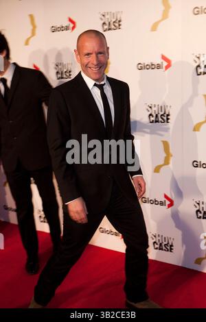 Nov 14, 2009 - Calgary, Alberta, Canada - The cast and crew of the ...