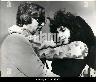 PULP, Michael Caine, Nadia Cassini, 1972 Stock Photo - Alamy