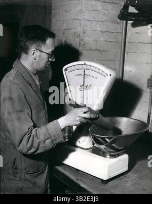 Laboratory industrial scales Stock Photo - Alamy
