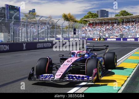 Pierre Gasly (BWT Alpine F1 Team, #10) legt Blumen an der Gedenkstaette ...
