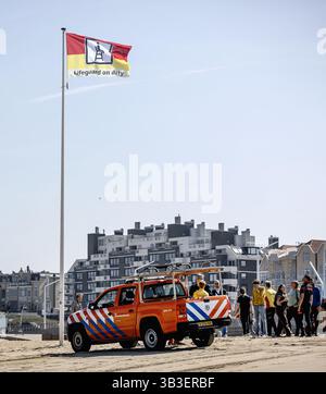 SCHEVENINGEN - The new safety flag on Scheveningen beach. Because the ...