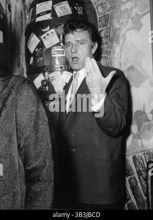 English actor Richard Burton, 1960s Stock Photo - Alamy