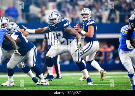 Dallas Cowboys offensive tackle Tyron Smith (77) plays against the Las ...