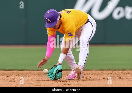 LSU Tigers shortstop Steven Milam (4) throws to first base during an ...