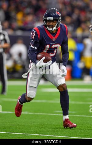 Houston Texans wide receiver Braxton Berrios catches a kick-off during ...