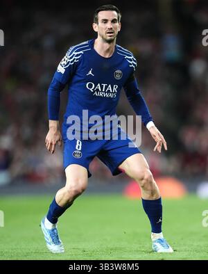 Paris Saint-Germain's Fabian Ruiz celebrates with team mates after ...