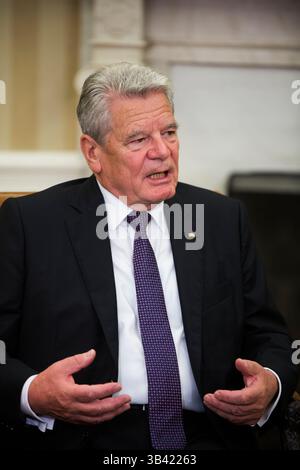 Washington, United States. 25th Oct, 2023. Mr. Itzhak Perlman & Mrs ...