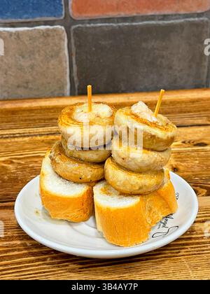 Champiñones a la plancha. Logroño, Spain Stock Photo - Alamy