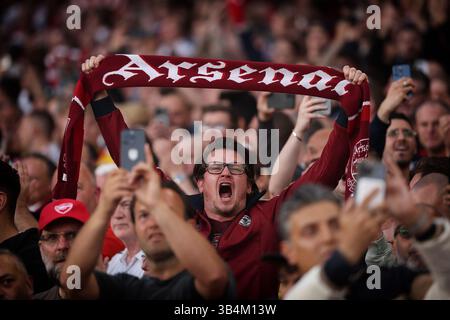 Arsenal Fan during the Paris Saint-Germain v Arsenal UEFA Champions ...