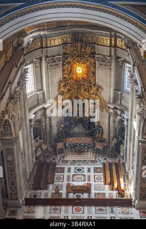 The Throne of St Peter in Glory in St Peter's Basilica, Vatican City ...