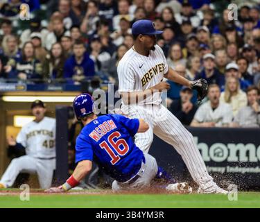 Chicago Cubs third baseman Patrick Wisdom (16) in the seventh inning of ...