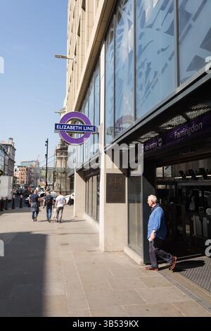 The new Elizabeth Line signage at Farringdon Crossrail Station, LOndon ...
