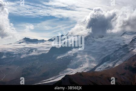 September 18, 2022: Billowing autumn clouds compliment the stunning ...