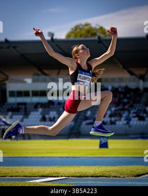 Perth, Australia. 06th Apr, 2025. Sam Davidson of the Bulldogs kicks ...