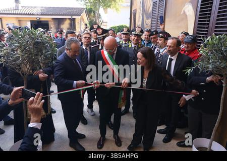 in the photo the ribbon cutting with the prefect of Palermo Massimo ...