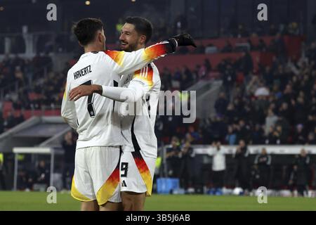 Kai Havertz Of Arsenal Celebrates after Karl Darlow Of Leeds United’s ...
