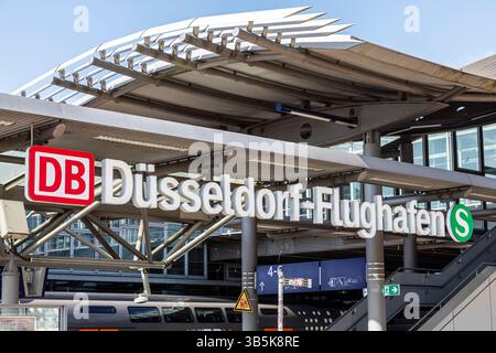 S-Bahn at the airport station Dusseldorf Stock Photo - Alamy