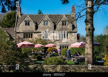 The Double Red Duke pub, Clanfield, Oxfordshire, UK Stock Photo - Alamy