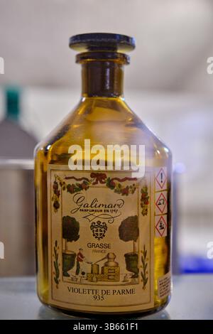 France, Alpes Maritimes, Grasse, Galimard perfumery, perfume organ ...