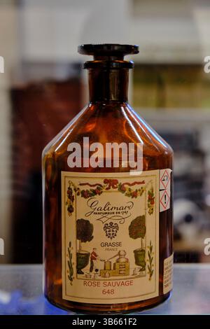 France, Alpes Maritimes, Grasse, Galimard perfumery, perfume organ ...