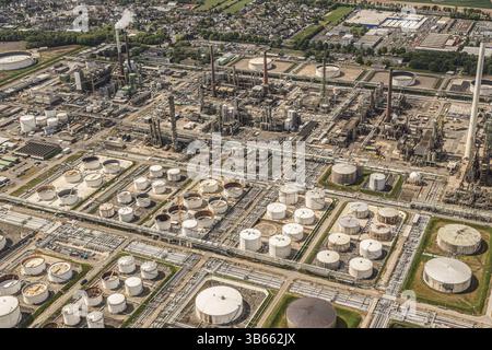 Shell Rheinland Refinery North Plant - Cologne-Godorf Stock Photo - Alamy