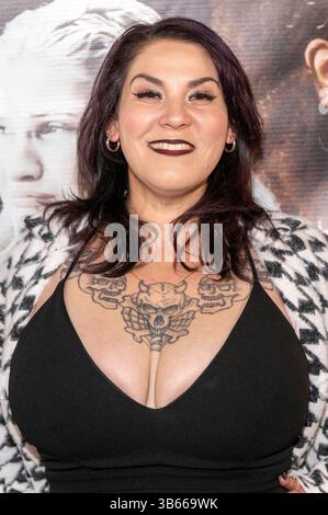Jennifer Valdes bei der Weltpremiere des Kinofilms Finding Nicole im Laemmle Town Center 5. Los ...