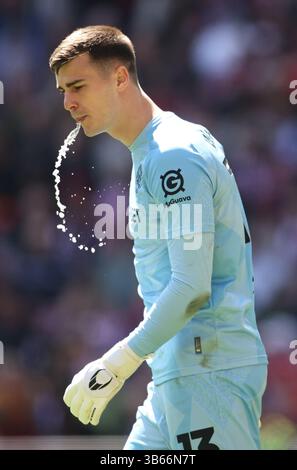 Joe Walsh Goalkeeper of Queens Park Rangers takes on liquid during the ...