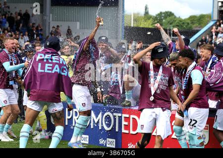 Millwall players celebrate following the Sky Bet Championship match at ...