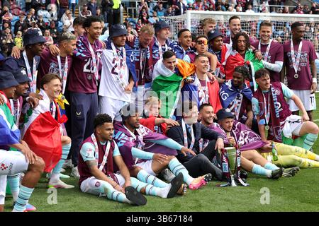 Millwall players celebrate following the Sky Bet Championship match at ...