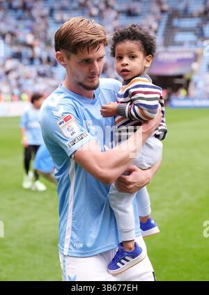 Coventry City's Jack Rudoni (left) has an attempt at goal during the ...