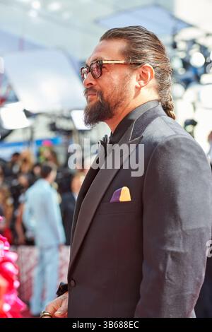 Jason Momoa arrives at the Oscars on Sunday, March 27, 2022, at the ...