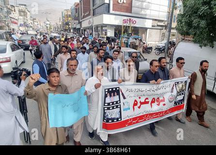 Members of Balochistan Union of Journalists are holding protest ...