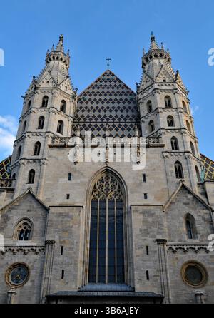 Towers of the historic Stephansdom church in Vienna, Austria Stock ...