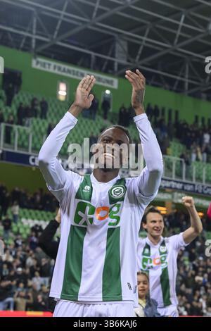 GRONINGEN - Noam Emeran of FC Groningen celebrates victory with ...
